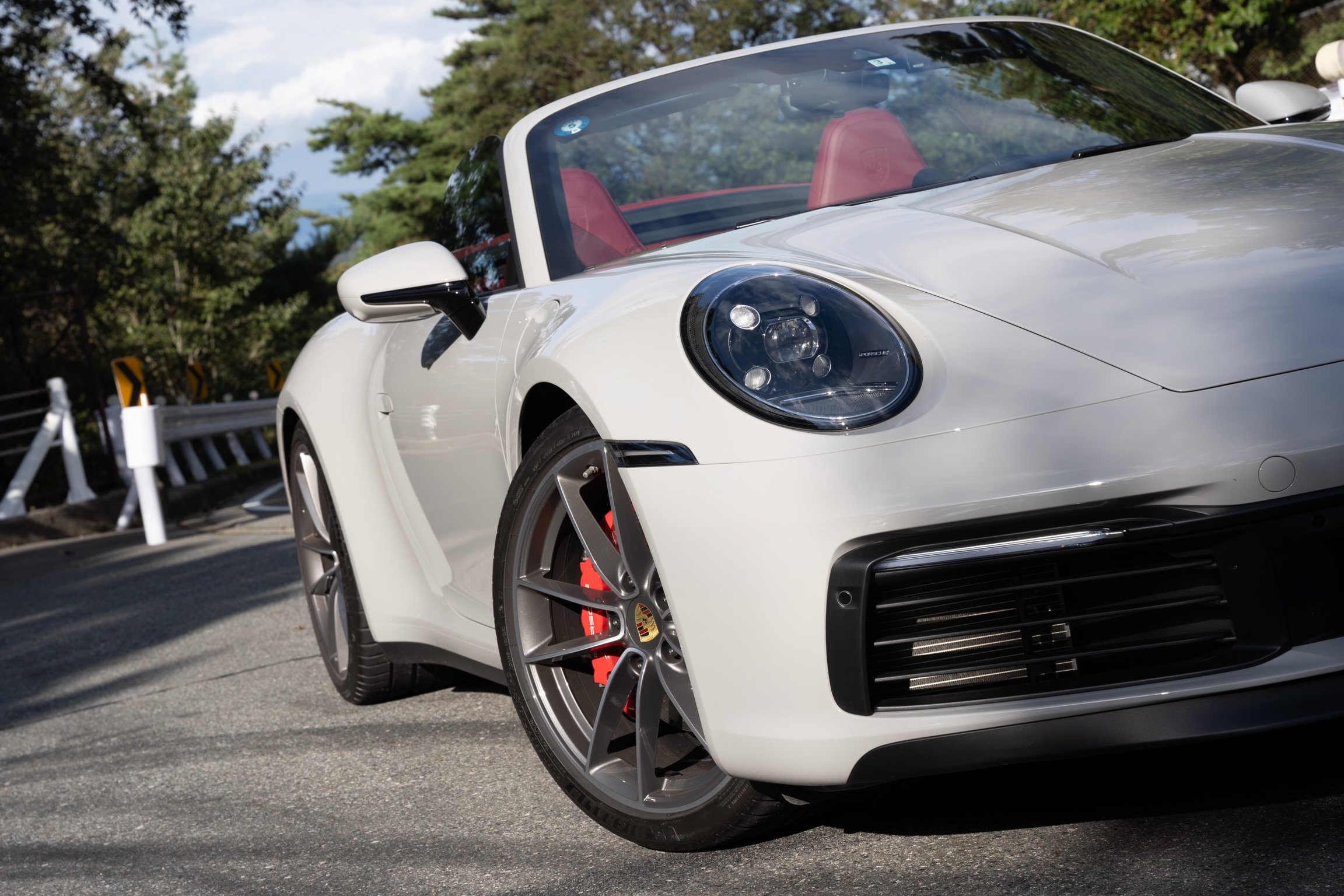 Testing the Porsche 911 (992) Carrera S Cabriolet with PASM Sports ...