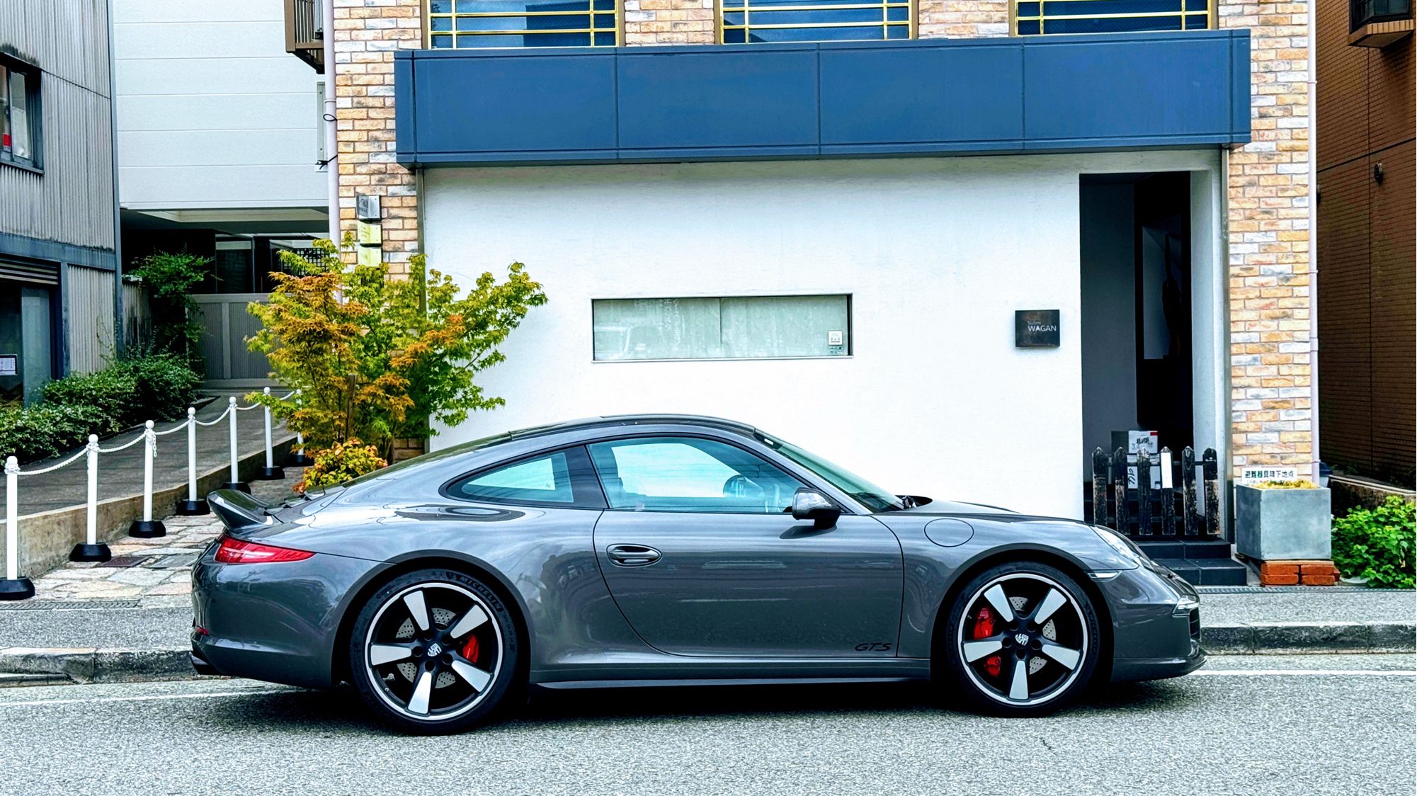 Owning a Porsche in a Family with Small Children - ポルシェがわが家にやってきた ...